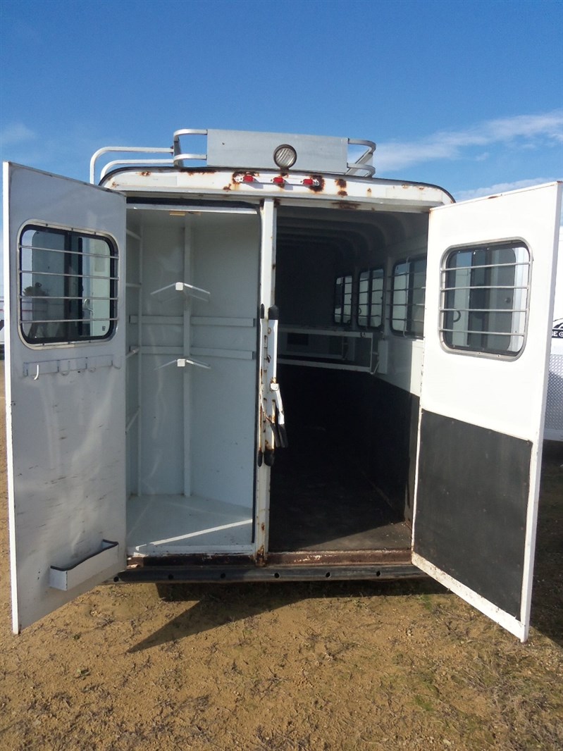 2000 S&H 3 Horse BP