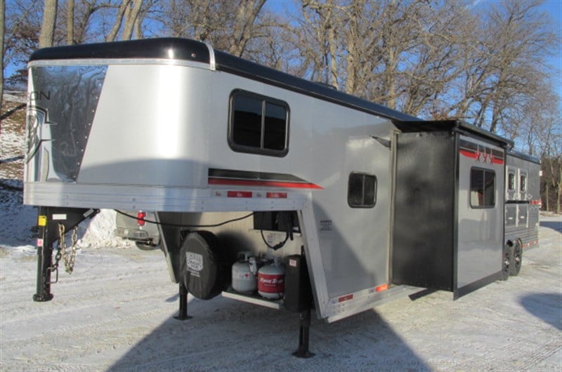 2022 Bison - 4h slide, 13' LQ -Aluminum silverado