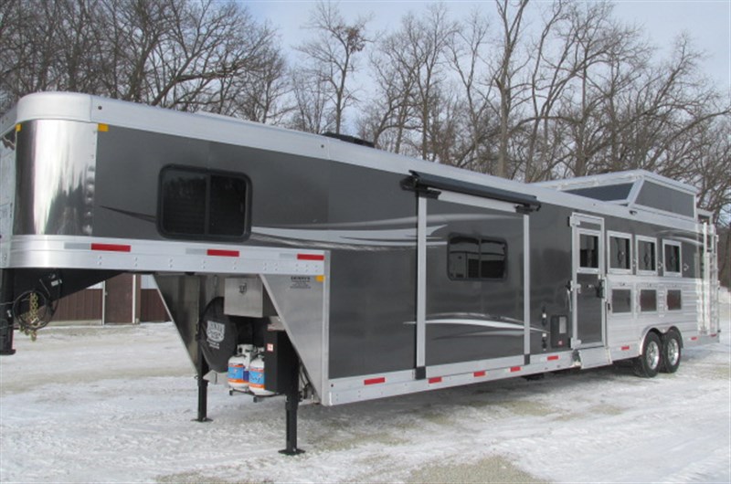 2026 Merhow - 8414rws - side load, full back tack