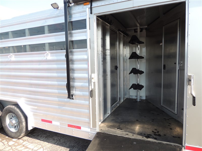 2014 Exiss 14' Stock Compartment with Midtack and Hayrack