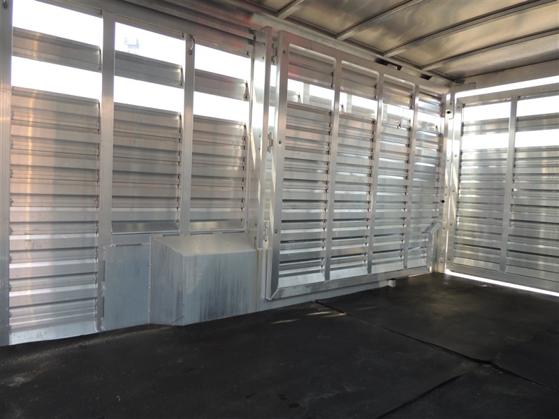 2014 Exiss 14' Stock Compartment with Midtack and Hayrack