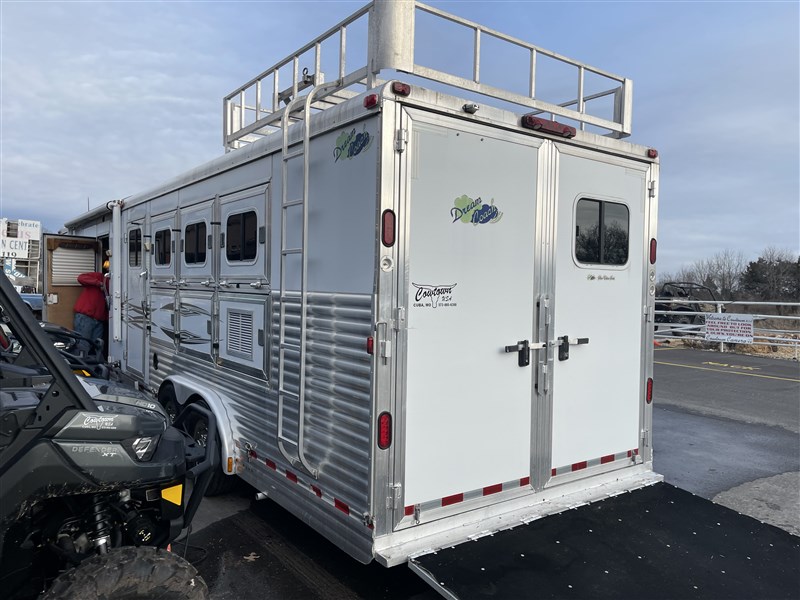 2007 Dream Coach 8312 Midtack