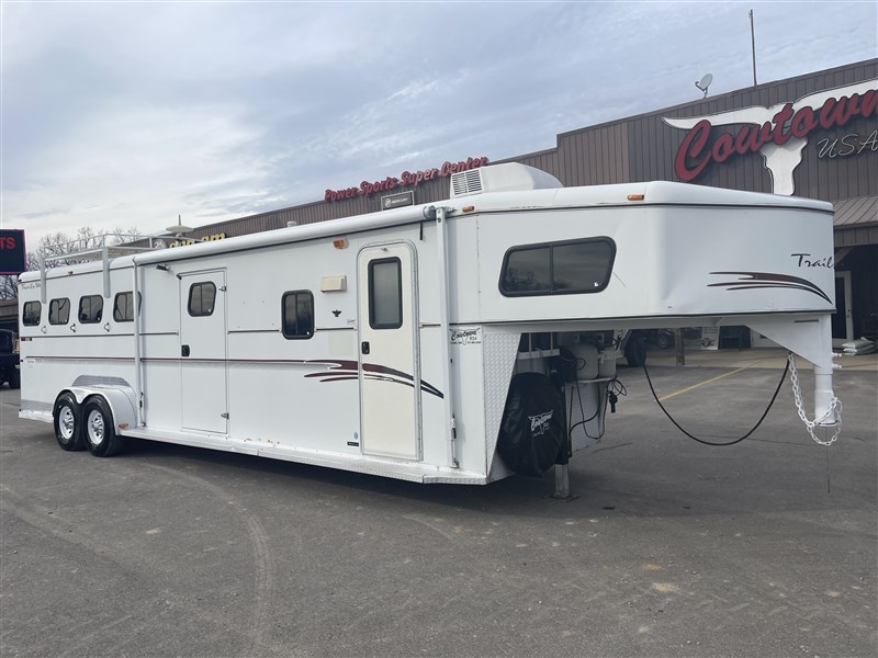 2001 Trails West 4-Horse Midtack Trailer