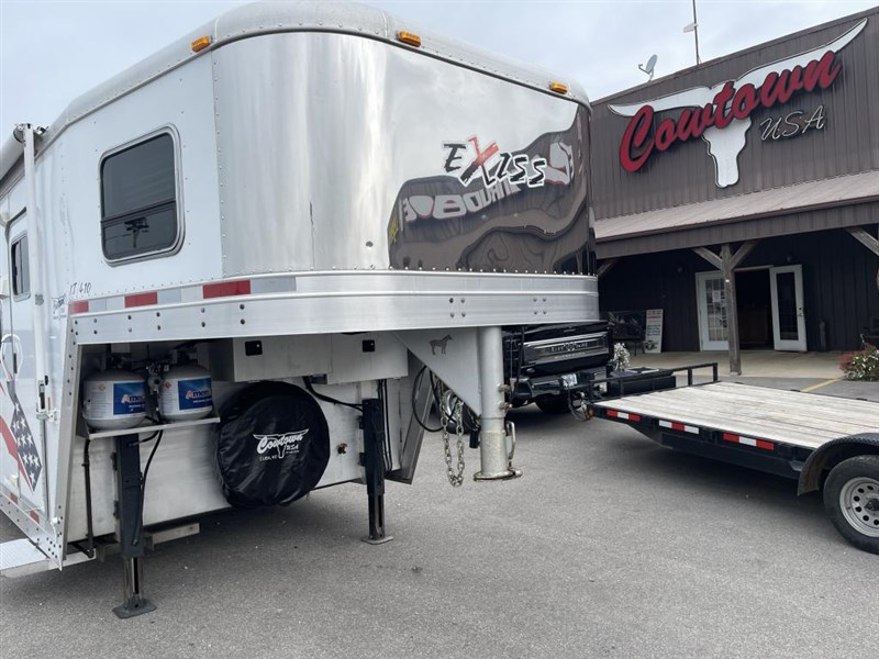 2005 Exiss 8410 4-Horse Trailer with 2-Year Warranty