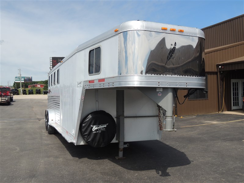 2004 Featherlite Four Horse Gooseneck Trailer