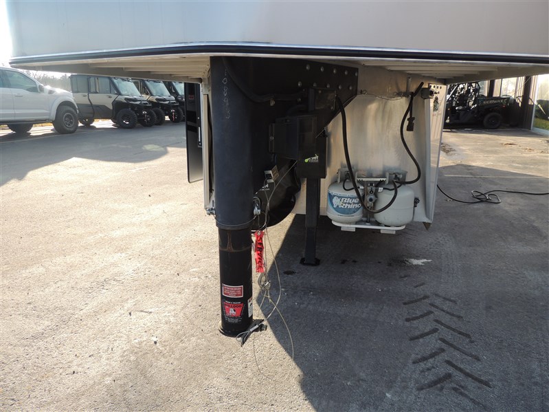 2020 Shadow Three Horse LQ Trailer with Two Year Warranty
