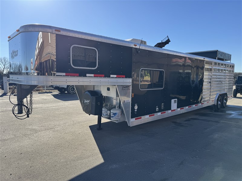 2013 Exiss 8032 Stock Combo Living Quarters Trailer