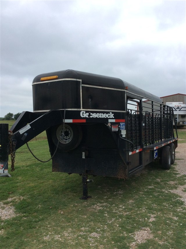 2008 Gooseneck 20'X7-2" wide' HALF TOP STOCK TRAILER with steer c