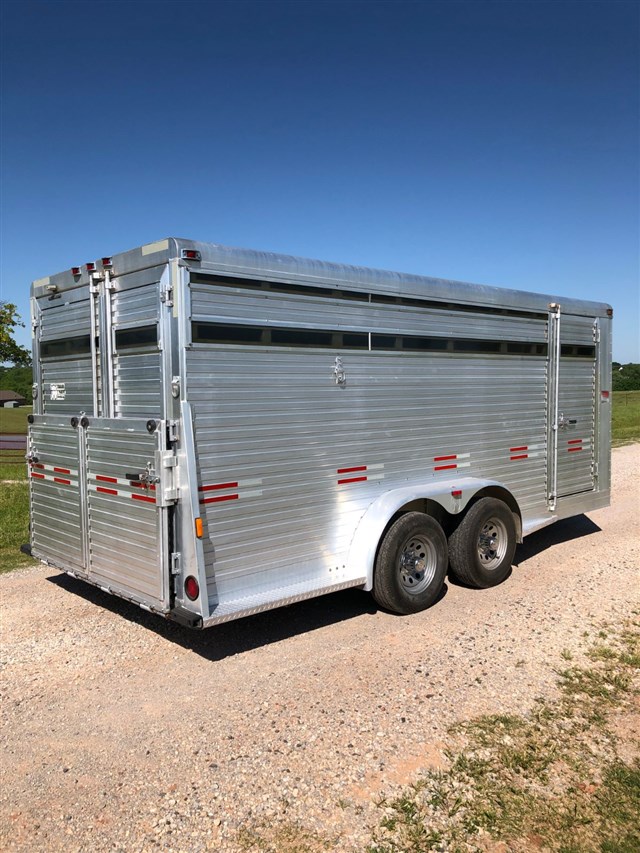 2010 W-W ALL ALUMINUM HOG TRAILER W/PENS 17'X7' (2-5200)