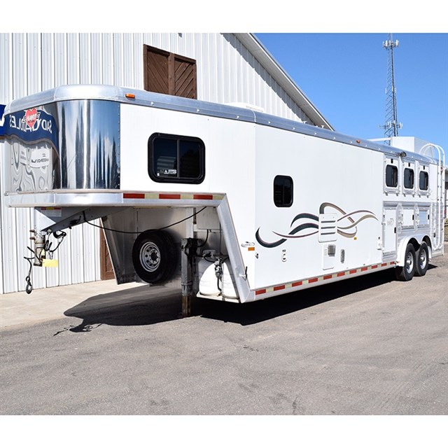 2001 Hart 2001 Hart 3 H 14' Outlaw LQ, Mud Room, Onan