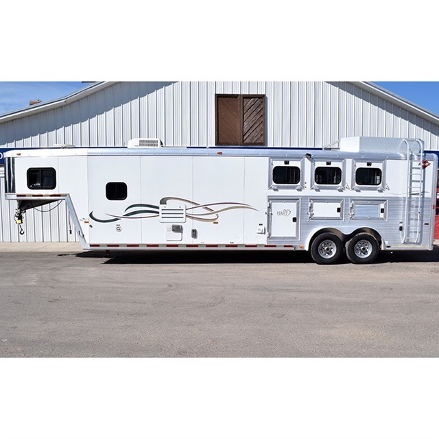 2001 Hart 2001 Hart 3 H 14' Outlaw LQ, Mud Room, Onan