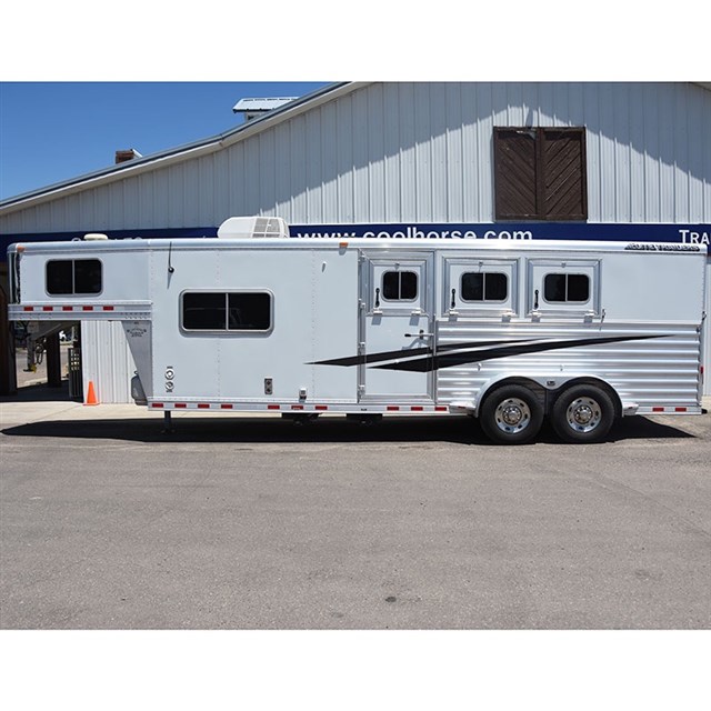 2012 Elite Mustang 3 Horse Trailer 9' LQ