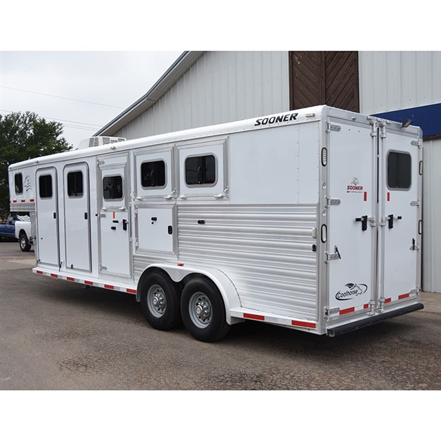 2015 Sooner 3 Horse Slant Trailer with Mid Tack