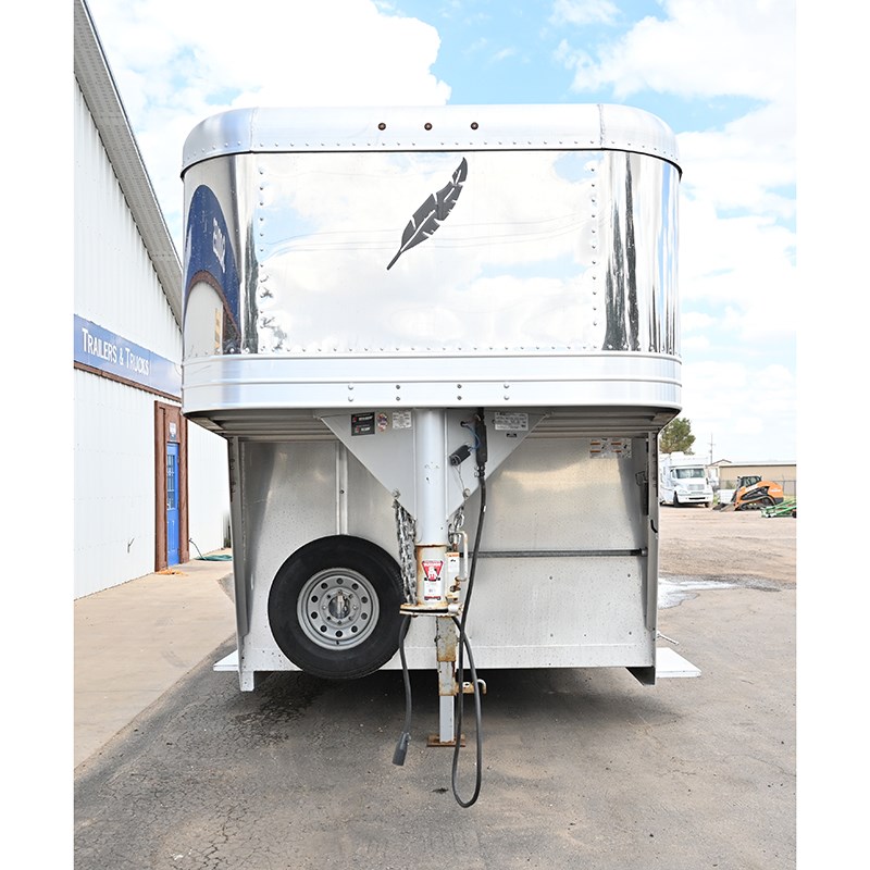 2020 Featherlite 4 Horse Slant Trailer with Trainer Tack