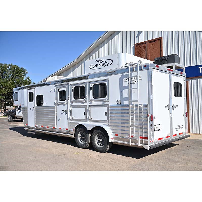 2008 Integrity 2008 Integrity 3 Horse 10' LQ Trailer