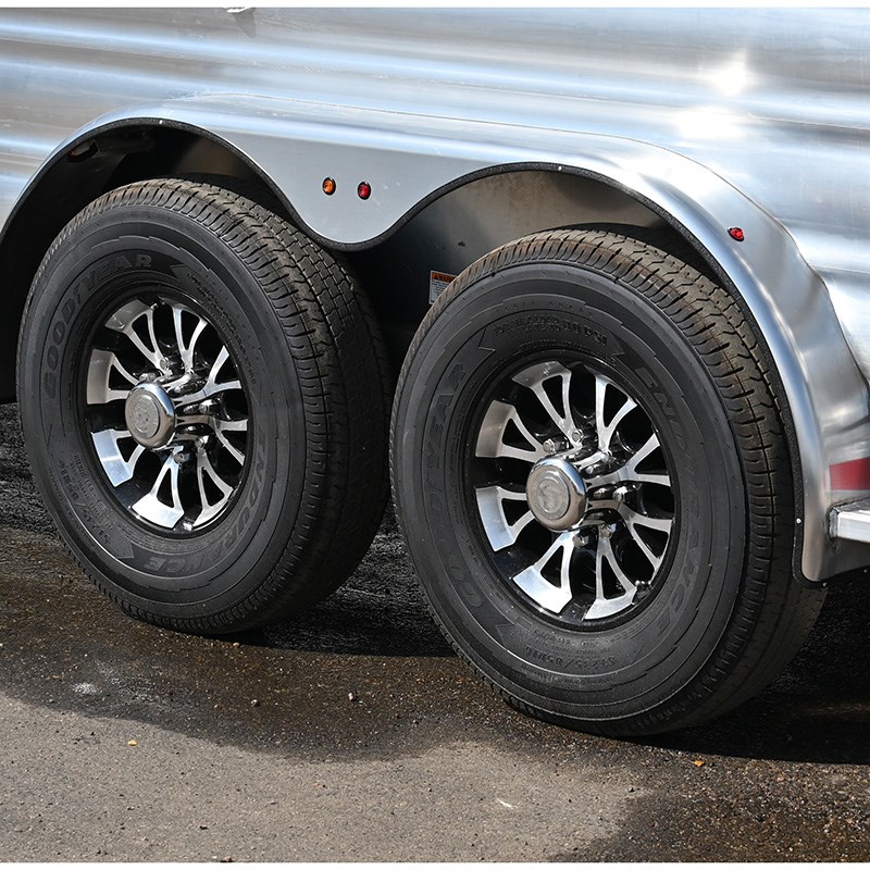 2024 Platinum 3 Horse Bumper Pull Trailer 7'6'x16'x7' Black Skin