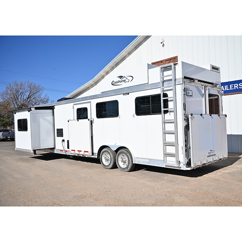 2018 Lakota Stock Combo - Livestock/Cargo Trailer with 15' LQ