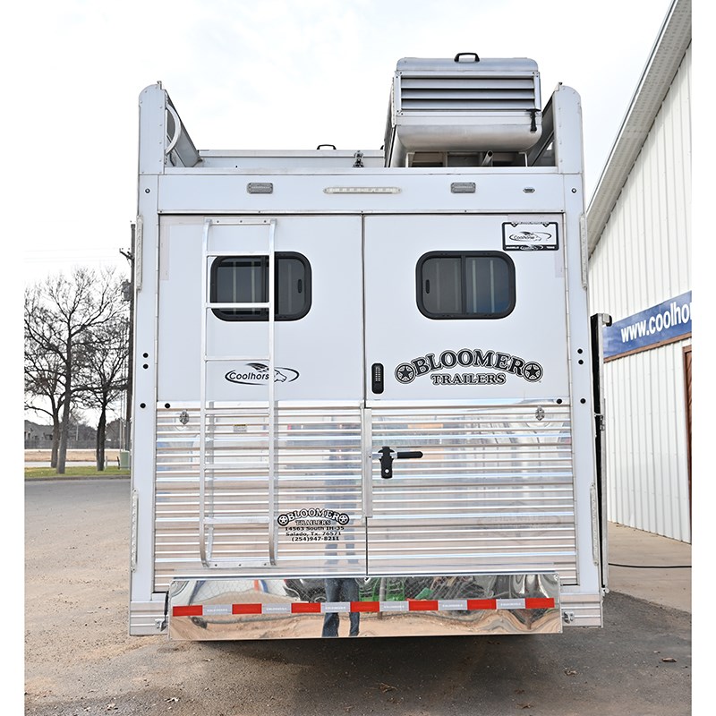 2022 Bloomer 15'8" Trail Boss LQ -Integraded Pod- Tandem 10K