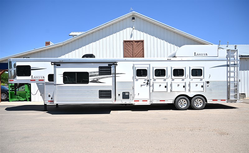 2020 Lakota Charger 15' Slide Out Living Quarter Model C8415SR