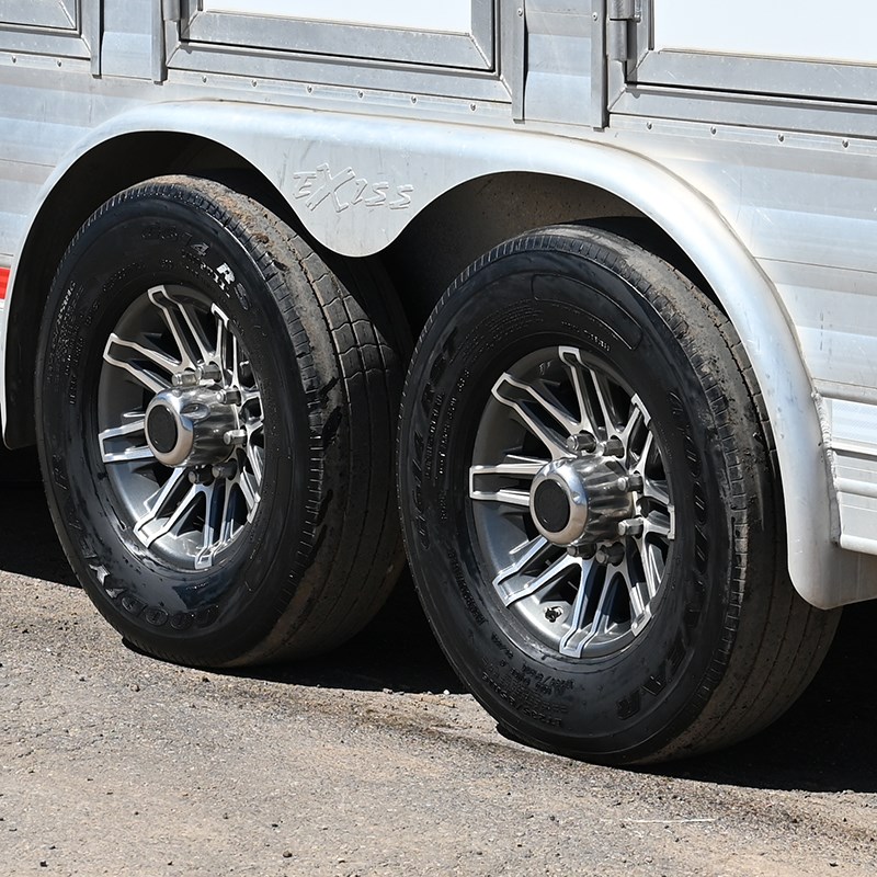 2019 Exiss 4 Horse Trailer with 14' LQ, Slide out, Hay Rack,