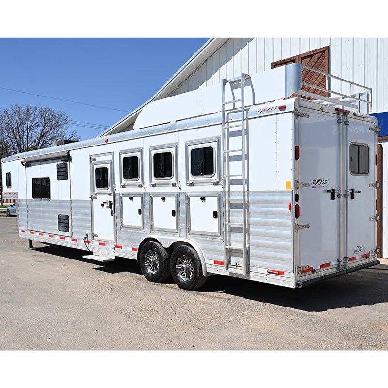 2019 Exiss 4 Horse Trailer with 14' LQ, Slide out, Hay Rack,