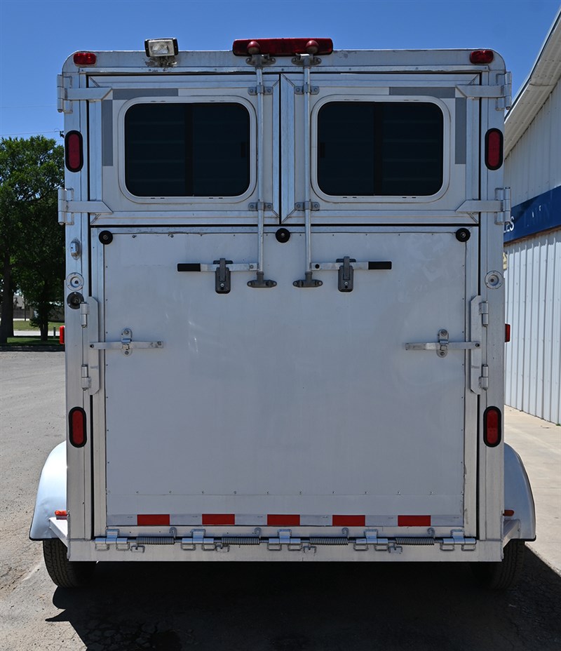 2006 Dream Coach 2 Horse Straight Load Trailer with Living Quarter
