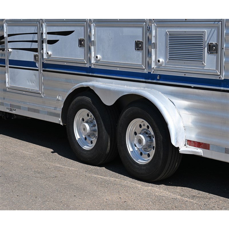 2002 Bloomer 2002 Bloomer 4 Horse 12' Living Quarter Trailer