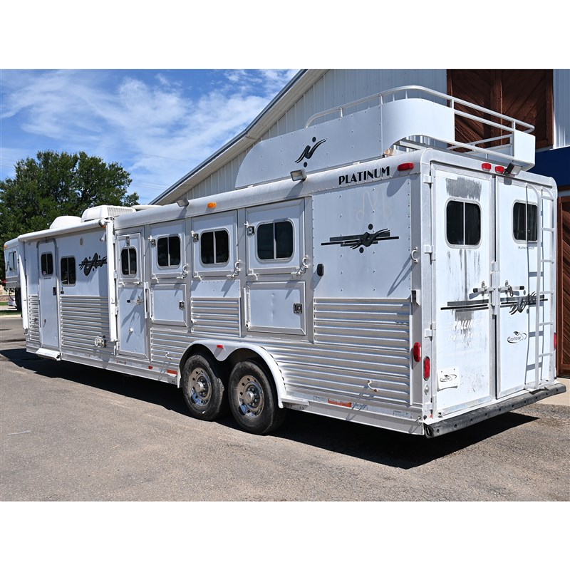 2004 Platinum 4 Horse Trailer with 12' Living Quarter