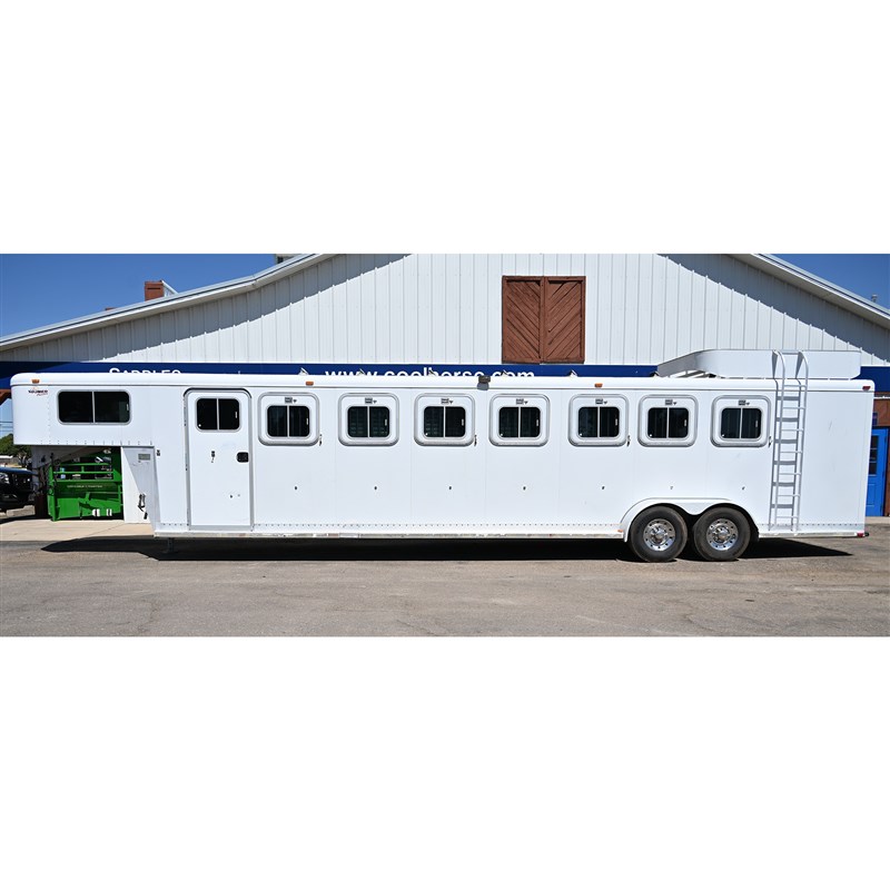 2001 Sooner 2001 Sooner 7 Horse Trainer's Trailer