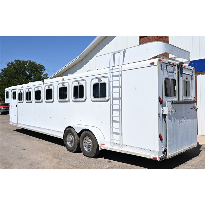 2001 Sooner 2001 Sooner 7 Horse Trainer's Trailer