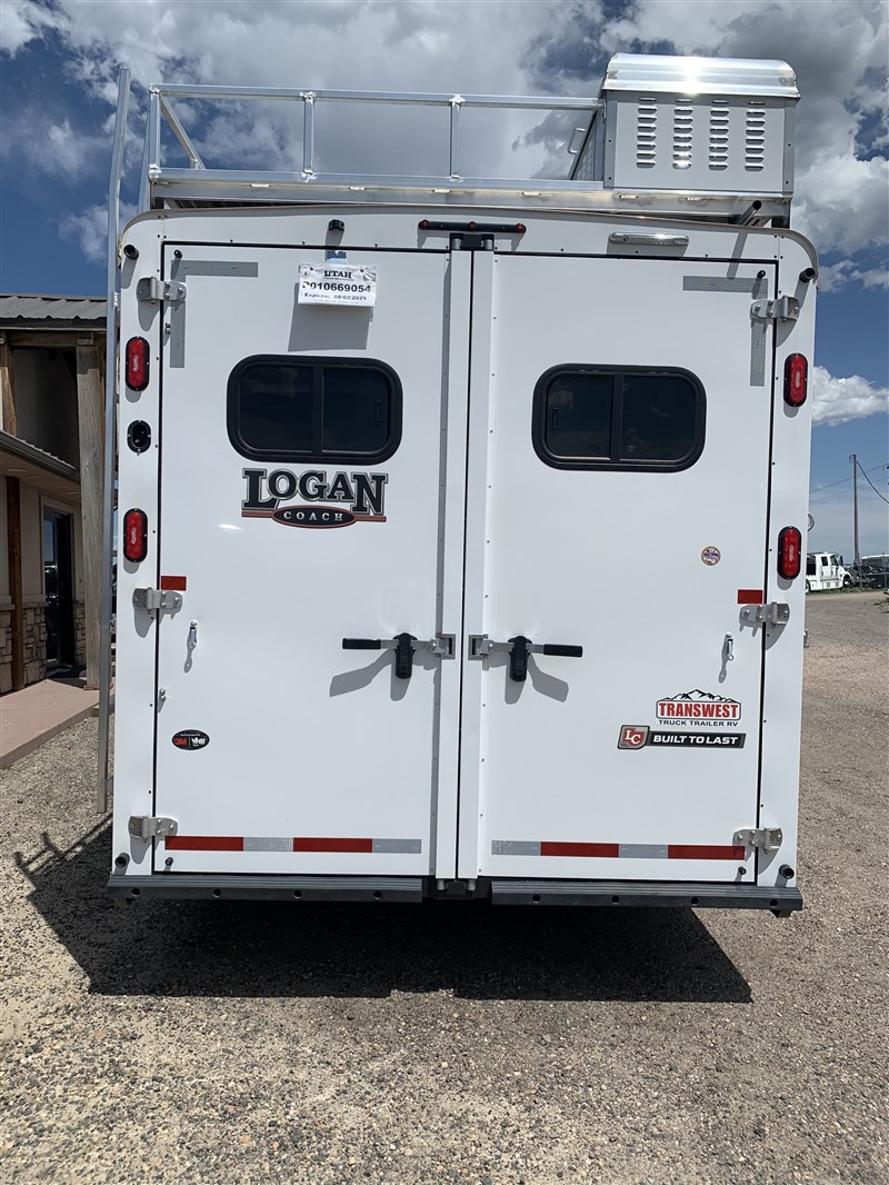 2025 Logan LQ 812 3 Horse Trailer