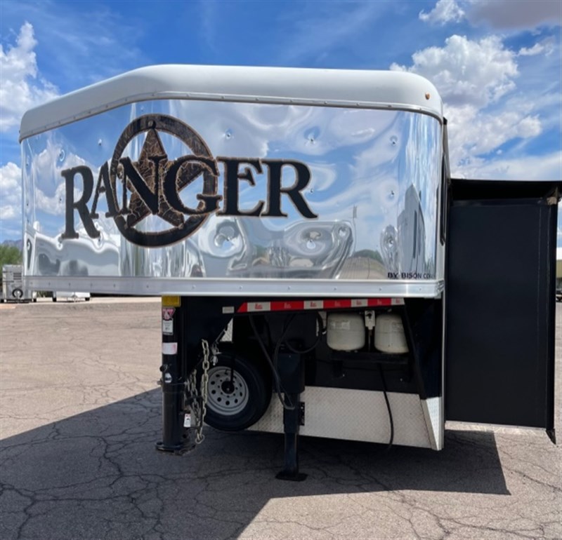 2016 Bison 3 Horse Ranger LQ 13' SW w/ Slide