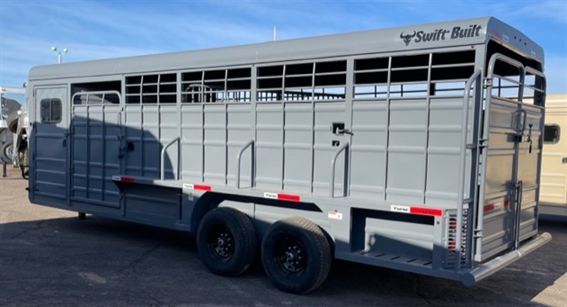 2023 Swift Built 24' s/c with smart tack - Gray