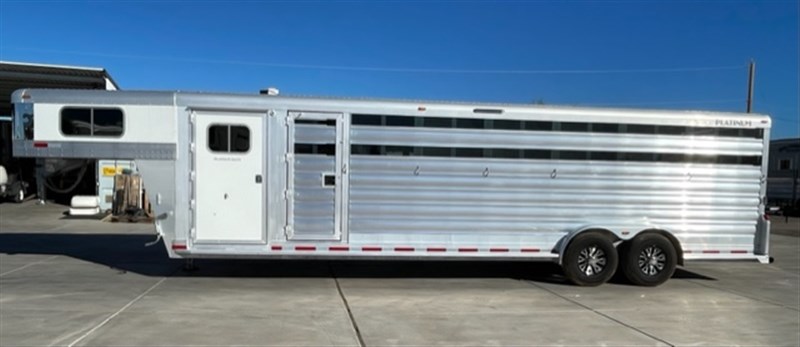 2023 Platinum 6 horse stock combo