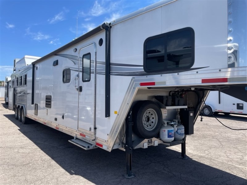 2021 Merhow 4H sideload 18' shortwall