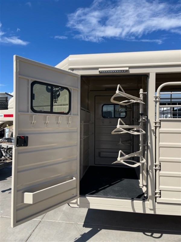 2024 Swift Built 20' Stock combo w/ double tack doors