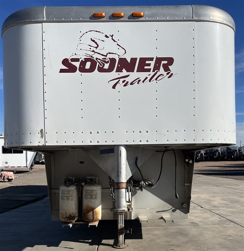 2000 Sooner AS-IS PROJECT TRAILER 3 Horse 12' S/W MID TACK