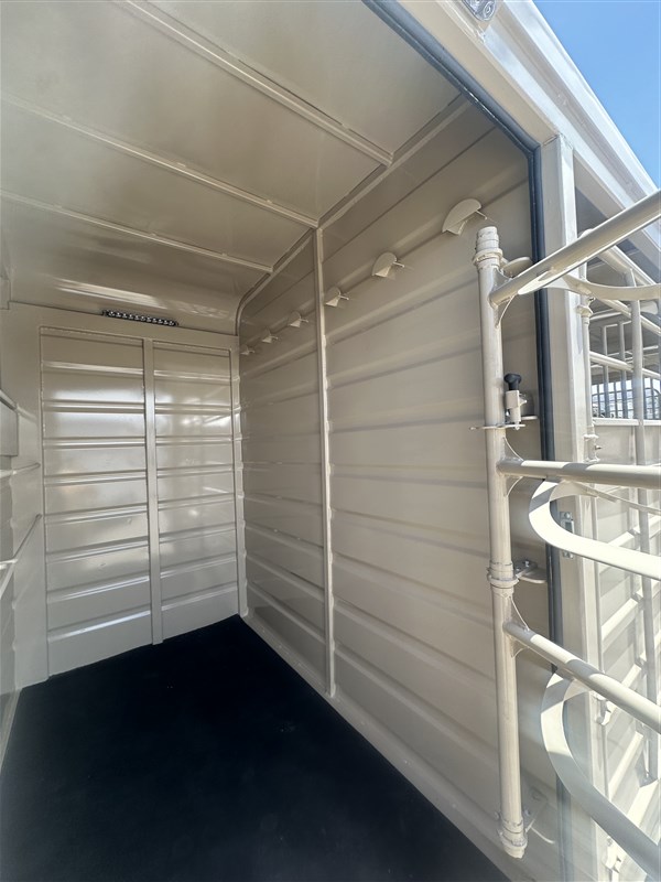 2025 Swift Built 24' Stock combo single door tack
