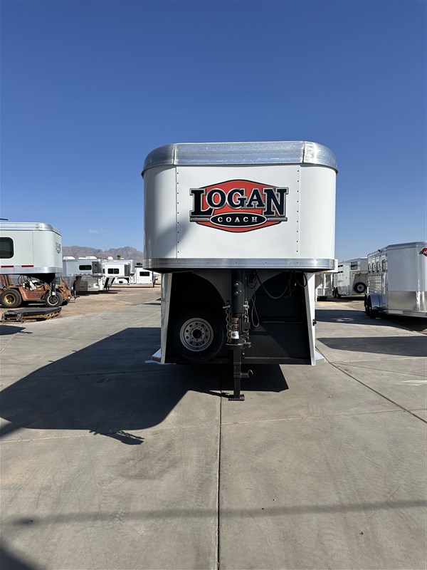 2025 Logan 3 Horse w/ Side Tack