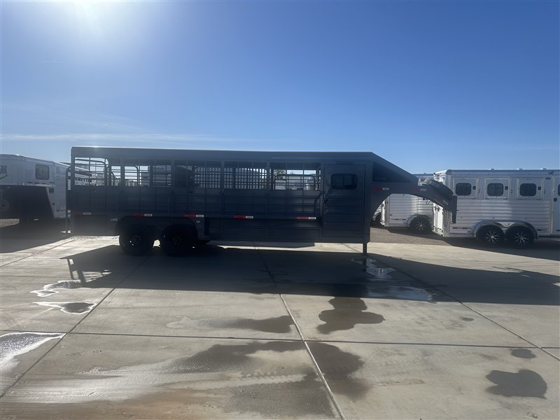 2025 Swift Built 24' S/C 2 tack doors
