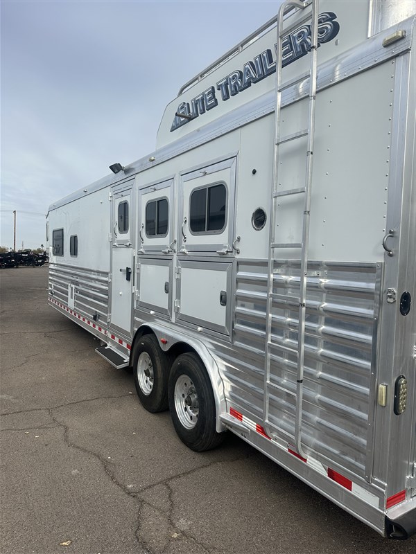 2013 Elite Elite 3 Horse 15' SW by TRAIL BOSS