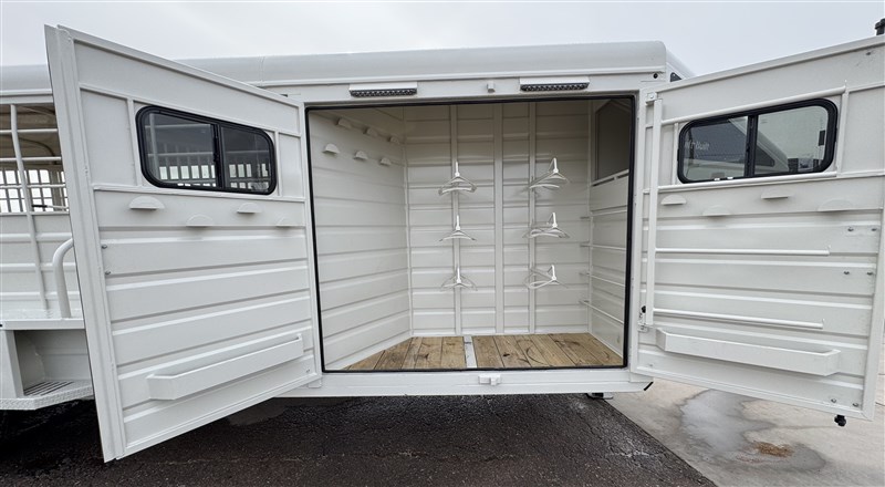 2025 Swift Built 24' Smart Tack