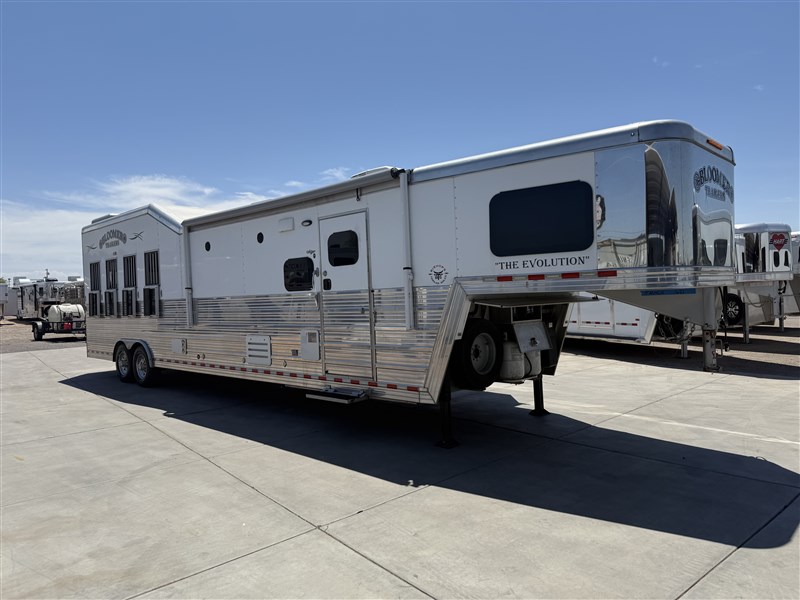 2016 Bloomer Bloomer 4 Horse 16'SW by OUTLAW **SALEPENDING**