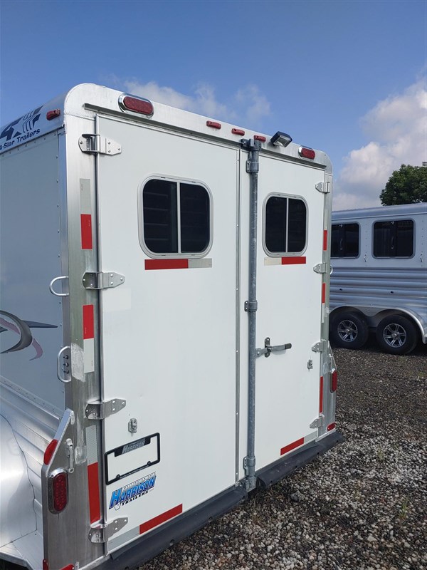 2006 4 Star 2 Horse Weekender