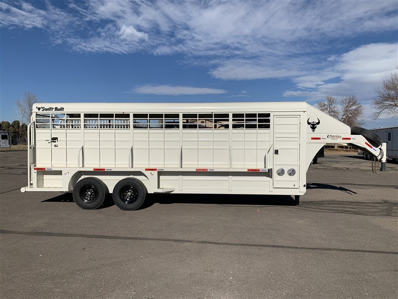 2022 Swift Built 22' Tack Box