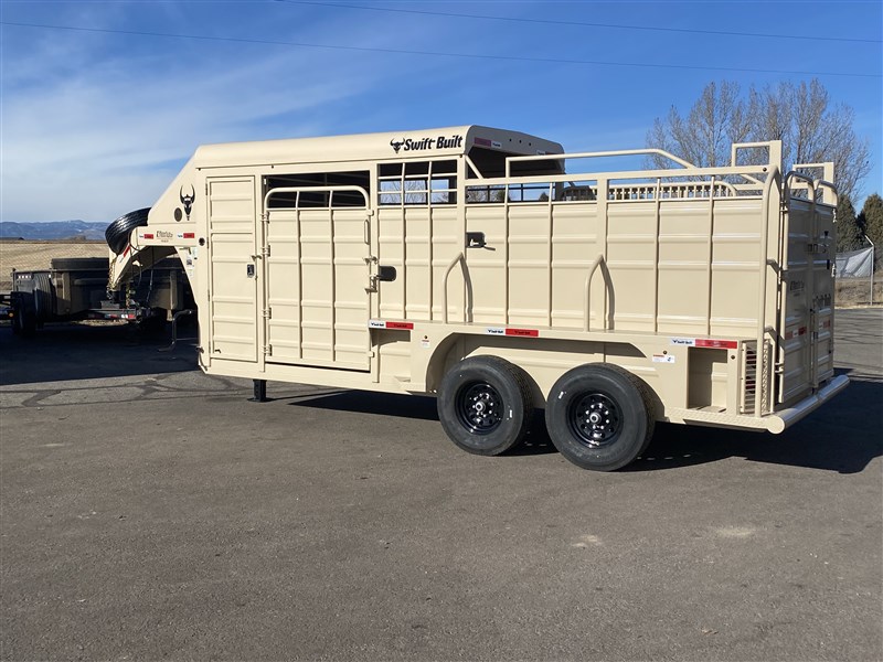 2023 Swift Built 18' half top Tack Box