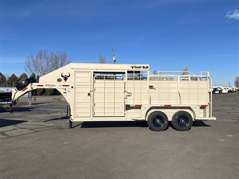 2023 Swift Built 18' half top Tack Box