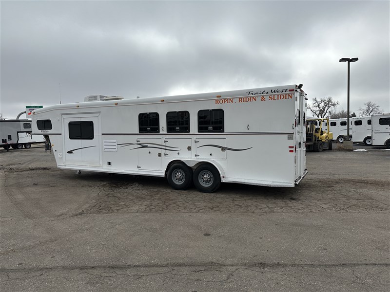 2005 Trails West Trails West 3 Horse with Living Quarters