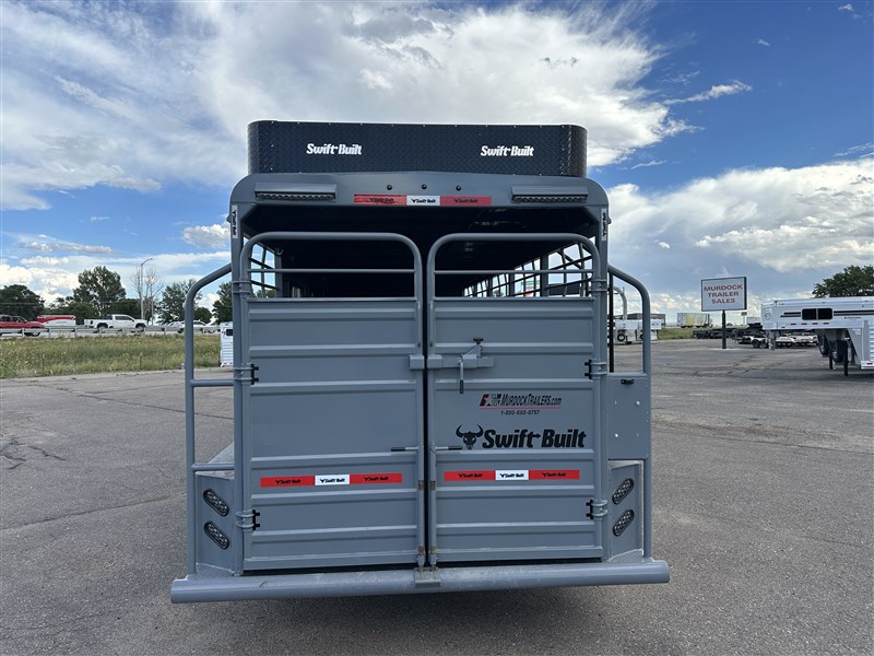 2025 Swift Built 28' 5 Horse Stock Combo Super Tack