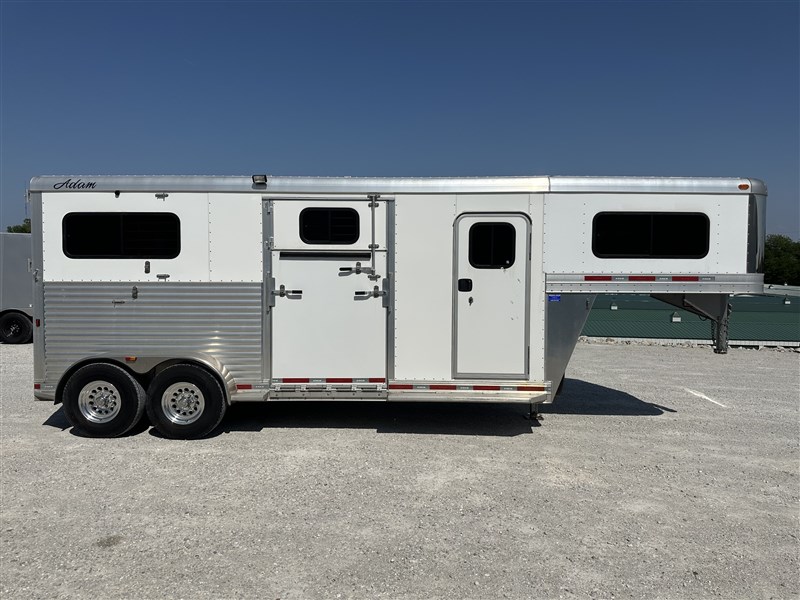 2015 Adam 6'6" x 18' Aluminum 2 Horse Straight Load Trailer